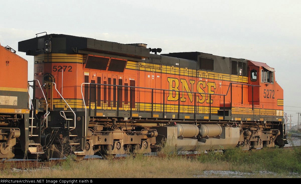 BNSF 5272